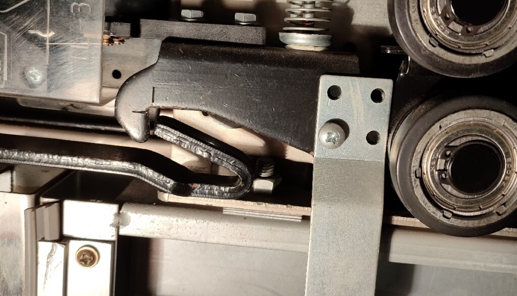 Elevator landing doors and user safety - Tạp Chí Thang Máy